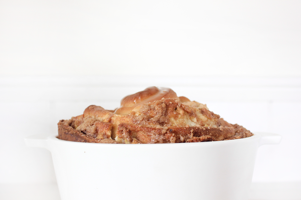 Cinnamon-Spiced Pear Roll with Warm Pear Infused Caramel » 27th and Olive